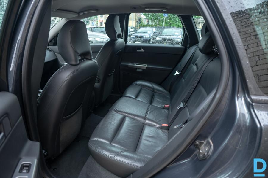 Pelēks Volvo V50 2010 Liepāja, ar dzinēja tilpumu 1.60 L un nobraukumu 380 tūkst. km par 3300 €, foto 7 vietnē AUTOMOTO.COM.LV