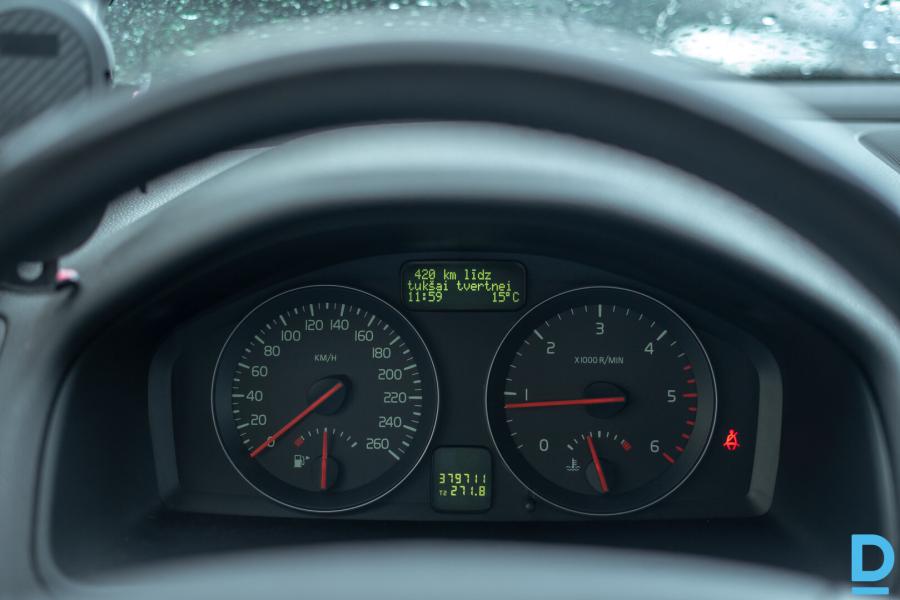 Pelēks Volvo V50 2010 Liepāja, ar dzinēja tilpumu 1.60 L un nobraukumu 380 tūkst. km par 3300 €, foto 9 vietnē AUTOMOTO.COM.LV
