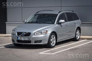 Pelēks Volvo V50 2010 Rīga, ar dzinēja tilpumu 1.60 L un nobraukumu 322 tūkst. km par 2990 €, foto  vietnē AUTOMOTO.COM.LV