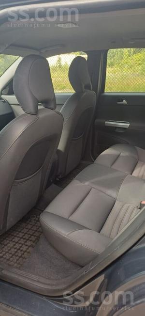 Grey Volvo V50 2010 in Riga, with an engine capacity of 1.60 L and mileage of 320 thousand km for 1500 €, photo 6 on AUTOMOTO.COM.LV
