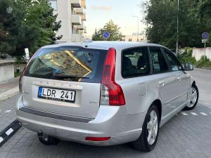 Pelēks Volvo V50 2010 Viļņa, ar dzinēja tilpumu 2.00 L un nobraukumu 340 tūkst. km par 2450 €, foto 3 vietnē AUTOMOTO.COM.LV