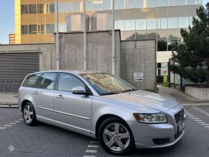 Pelēks Volvo V50 2010 Viļņa, ar dzinēja tilpumu 2.00 L un nobraukumu 340 tūkst. km par 2450 €, foto 17 vietnē AUTOMOTO.COM.LV