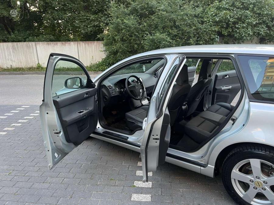 Pelēks Volvo V50 2010 Viļņa, ar dzinēja tilpumu 2.00 L un nobraukumu 340 tūkst. km par 2450 €, foto 23 vietnē AUTOMOTO.COM.LV