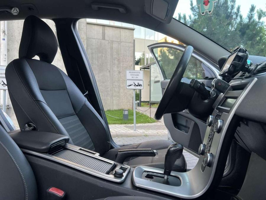 Pelēks Volvo V50 2010 Viļņa, ar dzinēja tilpumu 2.00 L un nobraukumu 340 tūkst. km par 2450 €, foto 24 vietnē AUTOMOTO.COM.LV