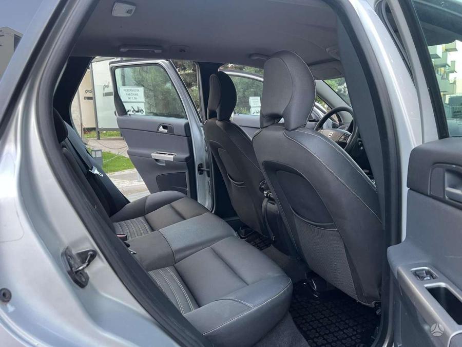 Pelēks Volvo V50 2010 Viļņa, ar dzinēja tilpumu 2.00 L un nobraukumu 340 tūkst. km par 2450 €, foto 33 vietnē AUTOMOTO.COM.LV