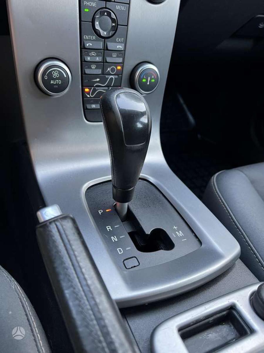 Pelēks Volvo V50 2010 Viļņa, ar dzinēja tilpumu 2.00 L un nobraukumu 340 tūkst. km par 2450 €, foto 42 vietnē AUTOMOTO.COM.LV