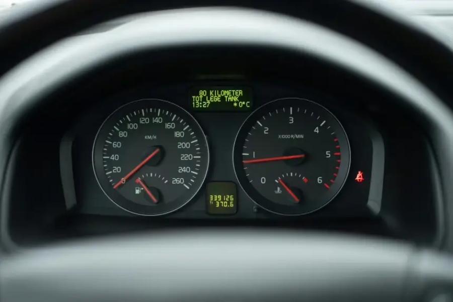 Pelēks Volvo V50 2010 Liepāja, ar dzinēja tilpumu 1.60 L un nobraukumu 339 tūkst. km par 4250 €, foto 17 vietnē AUTOMOTO.COM.LV