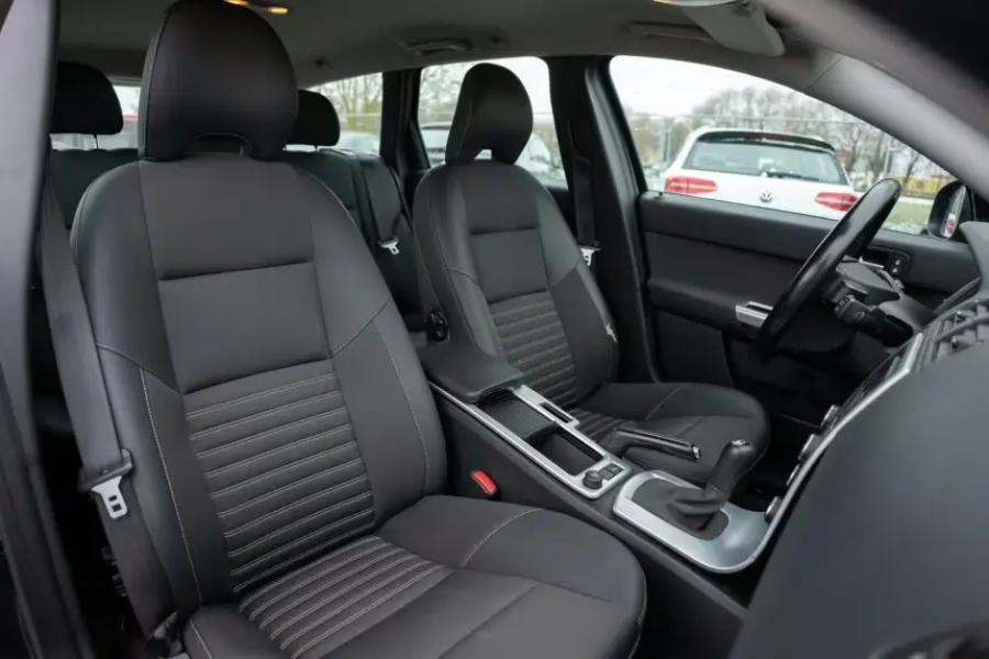 Pelēks Volvo V50 2010 Liepāja, ar dzinēja tilpumu 1.60 L un nobraukumu 339 tūkst. km par 4250 €, foto 16 vietnē AUTOMOTO.COM.LV