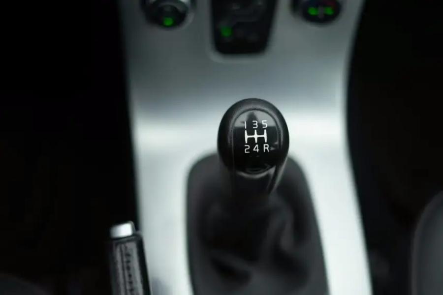 Pelēks Volvo V50 2010 Liepāja, ar dzinēja tilpumu 1.60 L un nobraukumu 339 tūkst. km par 4250 €, foto 26 vietnē AUTOMOTO.COM.LV
