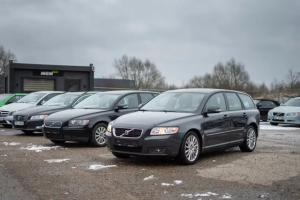 Pelēks Volvo V50 2010 Liepāja, ar dzinēja tilpumu 1.60 L un nobraukumu 339 tūkst. km par 4250 €, foto 56 vietnē AUTOMOTO.COM.LV