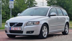 Grey Volvo V50 2010 in Jelgava, with an engine capacity of 1.60 L and mileage of 357 thousand km for 1950 €, photo  on AUTOMOTO.COM.LV