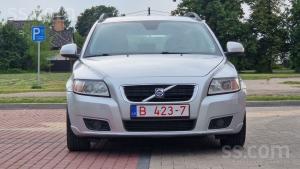 Grey Volvo V50 2010 in Jelgava, with an engine capacity of 1.60 L and mileage of 357 thousand km for 1950 €, photo 4 on AUTOMOTO.COM.LV