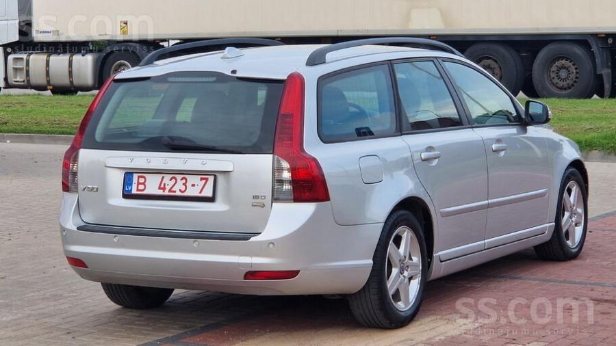 Grey Volvo V50 2010 in Jelgava, with an engine capacity of 1.60 L and mileage of 357 thousand km for 1950 €, photo 10 on AUTOMOTO.COM.LV