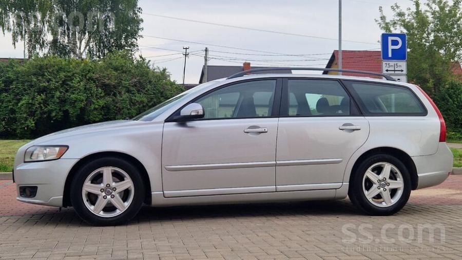 Grey Volvo V50 2010 in Jelgava, with an engine capacity of 1.60 L and mileage of 357 thousand km for 1950 €, photo 15 on AUTOMOTO.COM.LV
