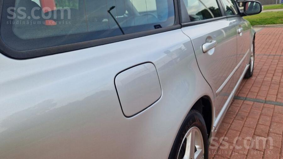 Grey Volvo V50 2010 in Jelgava, with an engine capacity of 1.60 L and mileage of 357 thousand km for 1950 €, photo 17 on AUTOMOTO.COM.LV