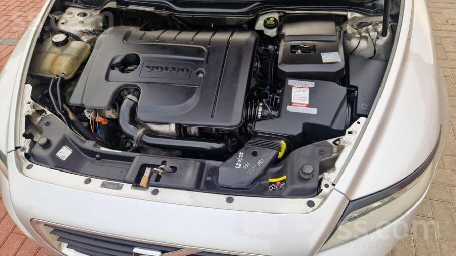 Grey Volvo V50 2010 in Jelgava, with an engine capacity of 1.60 L and mileage of 357 thousand km for 1950 €, photo 28 on AUTOMOTO.COM.LV