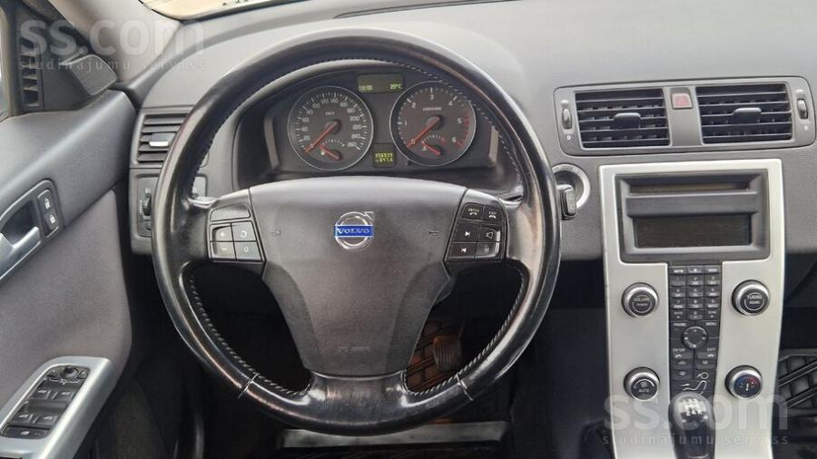 Grey Volvo V50 2010 in Jelgava, with an engine capacity of 1.60 L and mileage of 357 thousand km for 1950 €, photo 35 on AUTOMOTO.COM.LV
