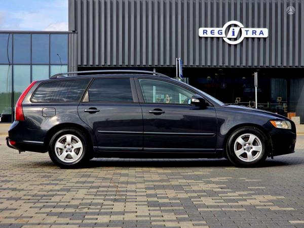 Pelēks Volvo V50 2010 Šauļi, ar dzinēja tilpumu 1.56 L un nobraukumu 270 tūkst. km par 3650 €, foto 7 vietnē AUTOMOTO.COM.LV