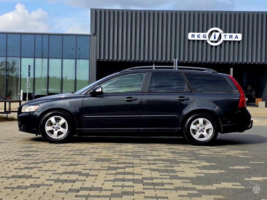 Pelēks Volvo V50 2010 Šauļi, ar dzinēja tilpumu 1.56 L un nobraukumu 270 tūkst. km par 3650 €, foto 9 vietnē AUTOMOTO.COM.LV