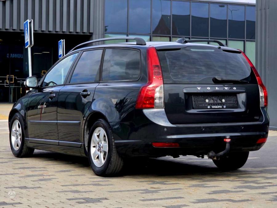 Pelēks Volvo V50 2010 Šauļi, ar dzinēja tilpumu 1.56 L un nobraukumu 270 tūkst. km par 3650 €, foto 12 vietnē AUTOMOTO.COM.LV