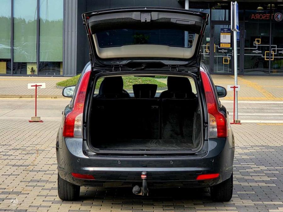 Pelēks Volvo V50 2010 Šauļi, ar dzinēja tilpumu 1.56 L un nobraukumu 270 tūkst. km par 3650 €, foto 13 vietnē AUTOMOTO.COM.LV