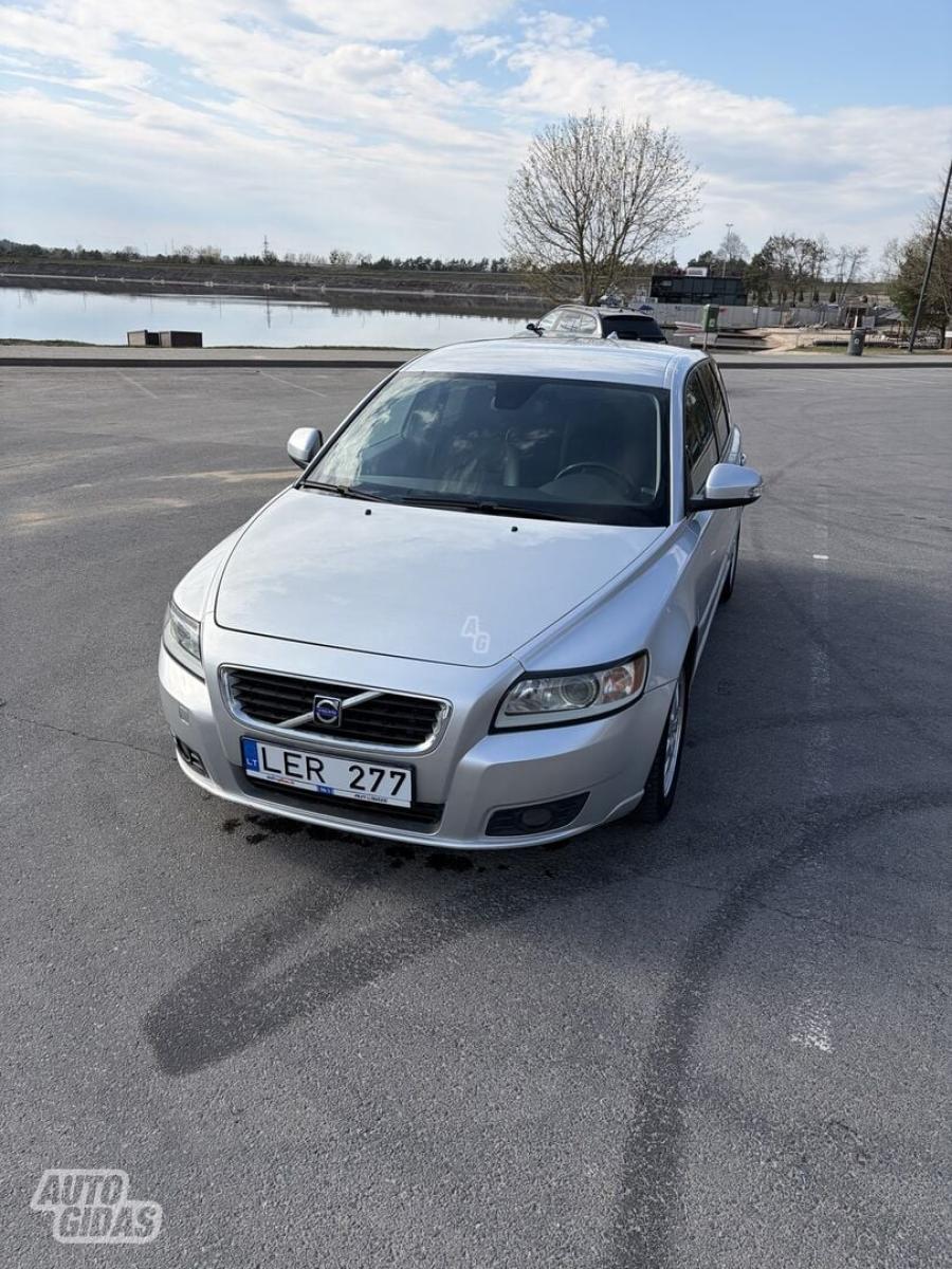 Pelēks Volvo V50 2010 Kauņa, ar dzinēja tilpumu 2.00 L un nobraukumu 288 tūkst. km par 1500 €, foto 1 vietnē AUTOMOTO.COM.LV