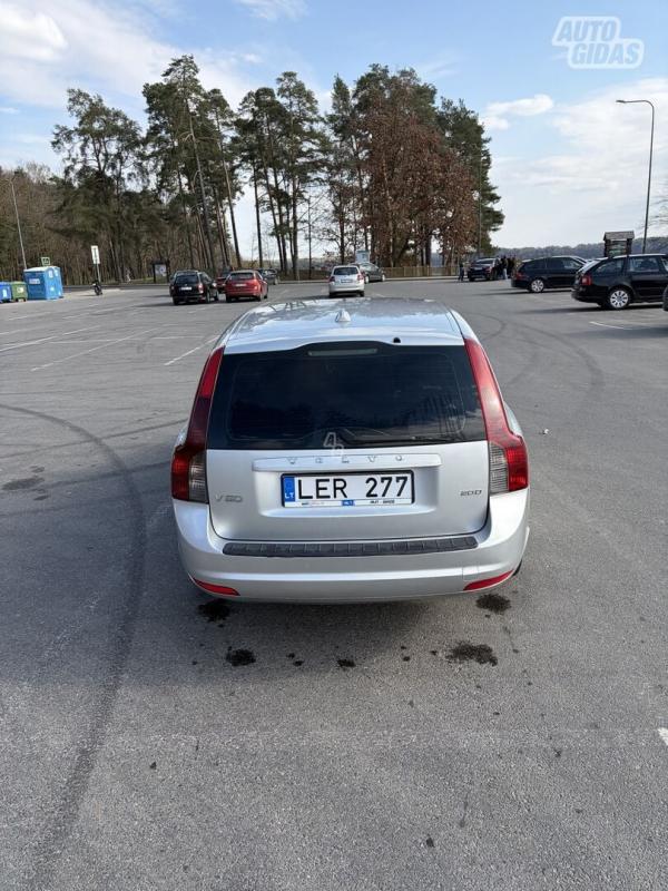 Pelēks Volvo V50 2010 Kauņa, ar dzinēja tilpumu 2.00 L un nobraukumu 288 tūkst. km par 1500 €, foto 2 vietnē AUTOMOTO.COM.LV