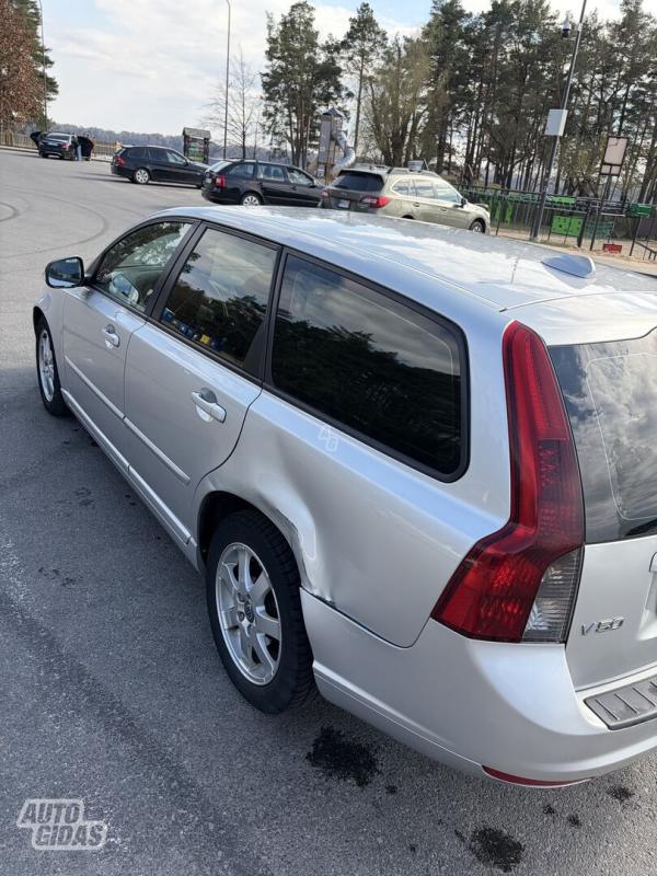 Pelēks Volvo V50 2010 Kauņa, ar dzinēja tilpumu 2.00 L un nobraukumu 288 tūkst. km par 1500 €, foto 3 vietnē AUTOMOTO.COM.LV