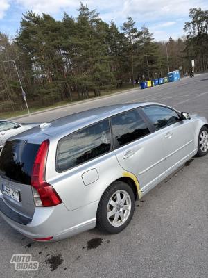 Pelēks Volvo V50 2010 Kauņa, ar dzinēja tilpumu 2.00 L un nobraukumu 288 tūkst. km par 1500 €, foto 5 vietnē AUTOMOTO.COM.LV