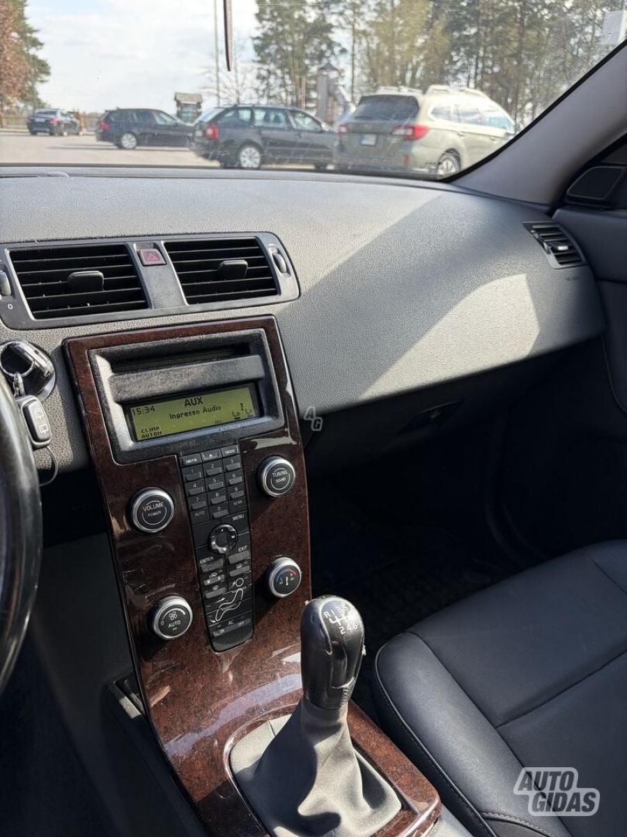 Pelēks Volvo V50 2010 Kauņa, ar dzinēja tilpumu 2.00 L un nobraukumu 288 tūkst. km par 1500 €, foto 10 vietnē AUTOMOTO.COM.LV