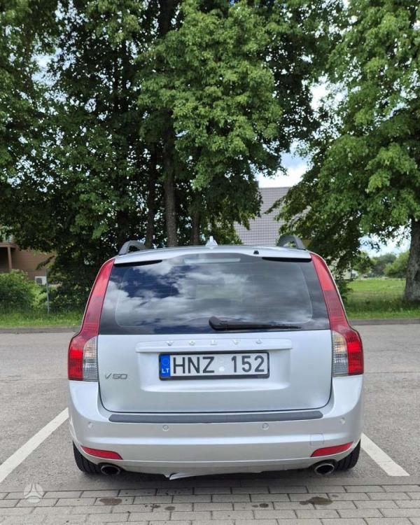 Pelēks Volvo V50 2010 Širvintos, ar dzinēja tilpumu 2.40 L un nobraukumu 306 tūkst. km par 2499 €, foto 8 vietnē AUTOMOTO.COM.LV