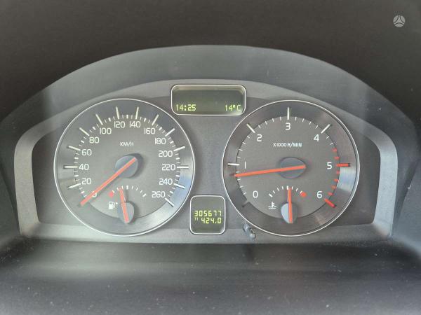 Pelēks Volvo V50 2010 Širvintos, ar dzinēja tilpumu 2.40 L un nobraukumu 306 tūkst. km par 2499 €, foto 9 vietnē AUTOMOTO.COM.LV
