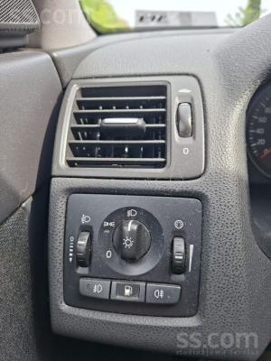 Pelēks Volvo V50 2010 Rīga, ar dzinēja tilpumu 2.00 L un nobraukumu 255 tūkst. km par 3900 €, foto 8 vietnē AUTOMOTO.COM.LV