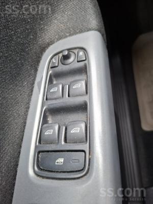Pelēks Volvo V50 2010 Rīga, ar dzinēja tilpumu 2.00 L un nobraukumu 255 tūkst. km par 3900 €, foto 9 vietnē AUTOMOTO.COM.LV