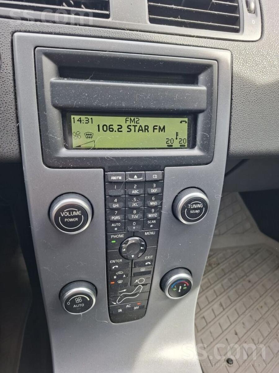 Pelēks Volvo V50 2010 Rīga, ar dzinēja tilpumu 2.00 L un nobraukumu 255 tūkst. km par 3900 €, foto 10 vietnē AUTOMOTO.COM.LV
