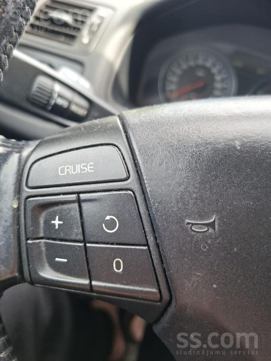 Pelēks Volvo V50 2010 Rīga, ar dzinēja tilpumu 2.00 L un nobraukumu 255 tūkst. km par 3900 €, foto 11 vietnē AUTOMOTO.COM.LV