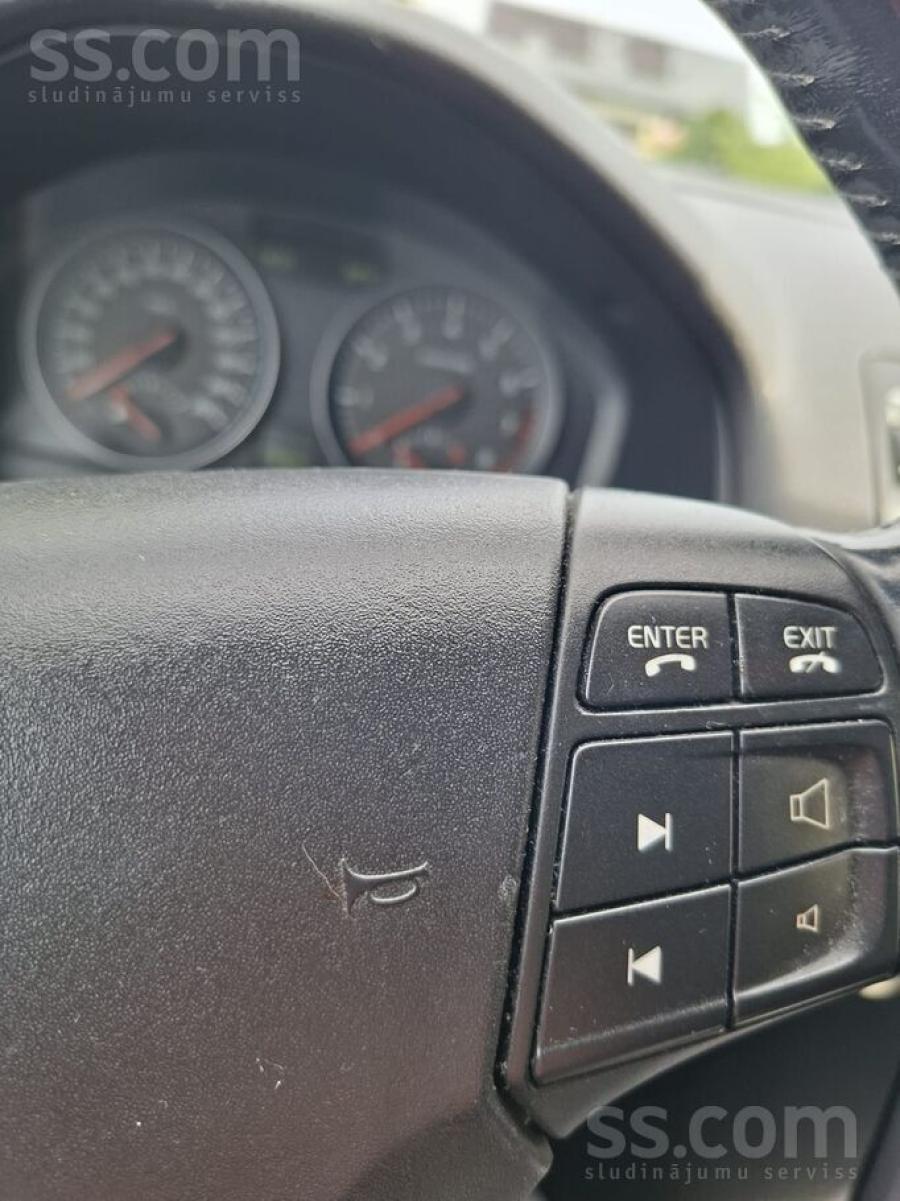 Pelēks Volvo V50 2010 Rīga, ar dzinēja tilpumu 2.00 L un nobraukumu 255 tūkst. km par 3900 €, foto 14 vietnē AUTOMOTO.COM.LV