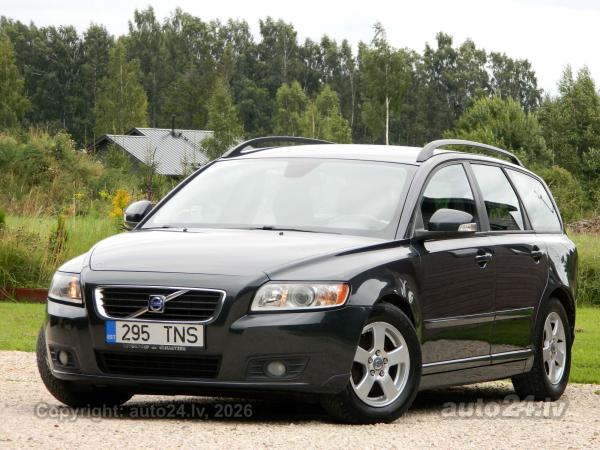 Grey Volvo V50 2010 in Viljandi, with an engine capacity of 1.60 L and mileage of 242 thousand km for 1999 €, photo 1 on AUTOMOTO.COM.LV