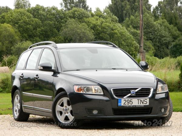 Grey Volvo V50 2010 in Viljandi, with an engine capacity of 1.60 L and mileage of 242 thousand km for 1999 €, photo 3 on AUTOMOTO.COM.LV