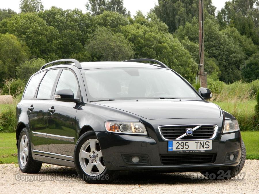 Pelēks Volvo V50 2010 Viljandi, ar dzinēja tilpumu 1.60 L un nobraukumu 242 tūkst. km par 1999 €, foto 4 vietnē AUTOMOTO.COM.LV