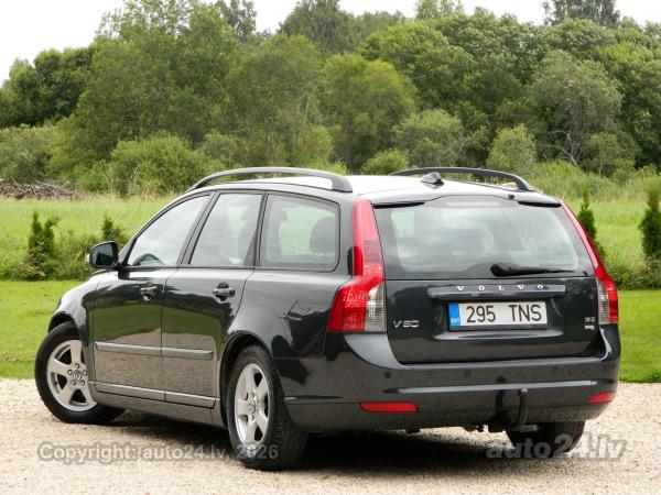 Grey Volvo V50 2010 in Viljandi, with an engine capacity of 1.60 L and mileage of 242 thousand km for 1999 €, photo 4 on AUTOMOTO.COM.LV