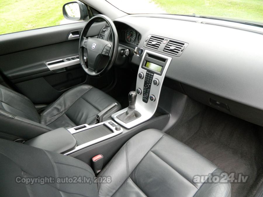 Pelēks Volvo V50 2010 Viljandi, ar dzinēja tilpumu 1.60 L un nobraukumu 242 tūkst. km par 1999 €, foto 11 vietnē AUTOMOTO.COM.LV