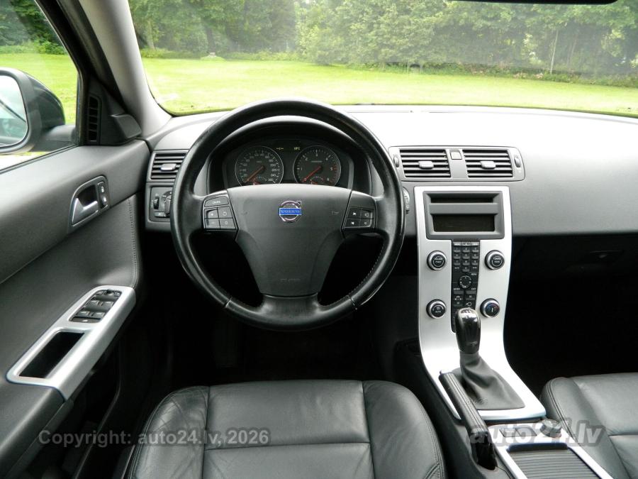 Pelēks Volvo V50 2010 Viljandi, ar dzinēja tilpumu 1.60 L un nobraukumu 242 tūkst. km par 1999 €, foto 12 vietnē AUTOMOTO.COM.LV