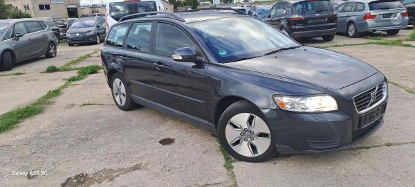 Pelēks Volvo V50 2010 Utena, ar dzinēja tilpumu 1.56 L un nobraukumu 251 tūkst. km par 3250 €, foto 4 vietnē AUTOMOTO.COM.LV