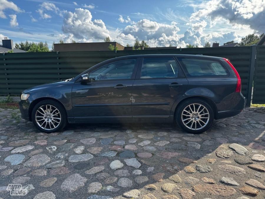 Grey Volvo V50 2010 in Panevezys, with an engine capacity of 2.00 L and mileage of 347 thousand km for 2300 €, photo 5 on AUTOMOTO.COM.LV