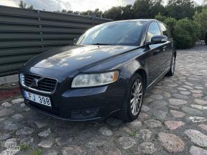 Grey Volvo V50 2010 in Panevezys, with an engine capacity of 2.00 L and mileage of 347 thousand km for 2300 €, photo 7 on AUTOMOTO.COM.LV