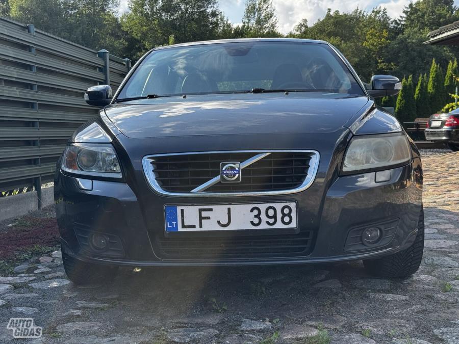 Grey Volvo V50 2010 in Panevezys, with an engine capacity of 2.00 L and mileage of 347 thousand km for 2300 €, photo 8 on AUTOMOTO.COM.LV