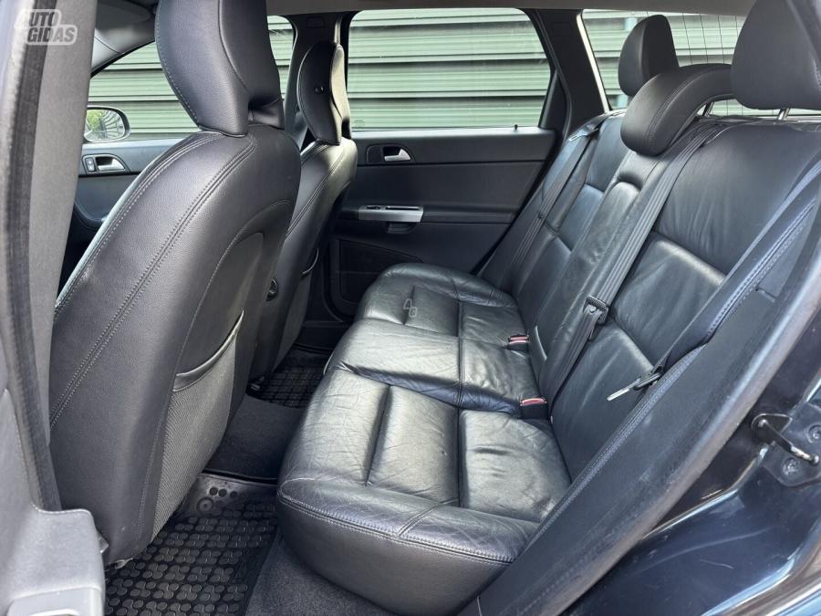 Grey Volvo V50 2010 in Panevezys, with an engine capacity of 2.00 L and mileage of 347 thousand km for 2300 €, photo 15 on AUTOMOTO.COM.LV