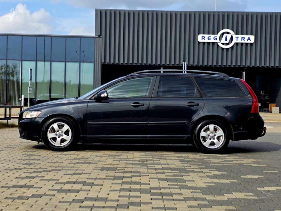 Pelēks Volvo V50 2010 Šauļi, ar dzinēja tilpumu 1.56 L un nobraukumu 270 tūkst. km par 3350 €, foto 9 vietnē AUTOMOTO.COM.LV