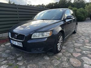 Grey Volvo V50 2010 in Panevezys, with an engine capacity of 2.00 L and mileage of 347 thousand km for 2230 €, photo 7 on AUTOMOTO.COM.LV